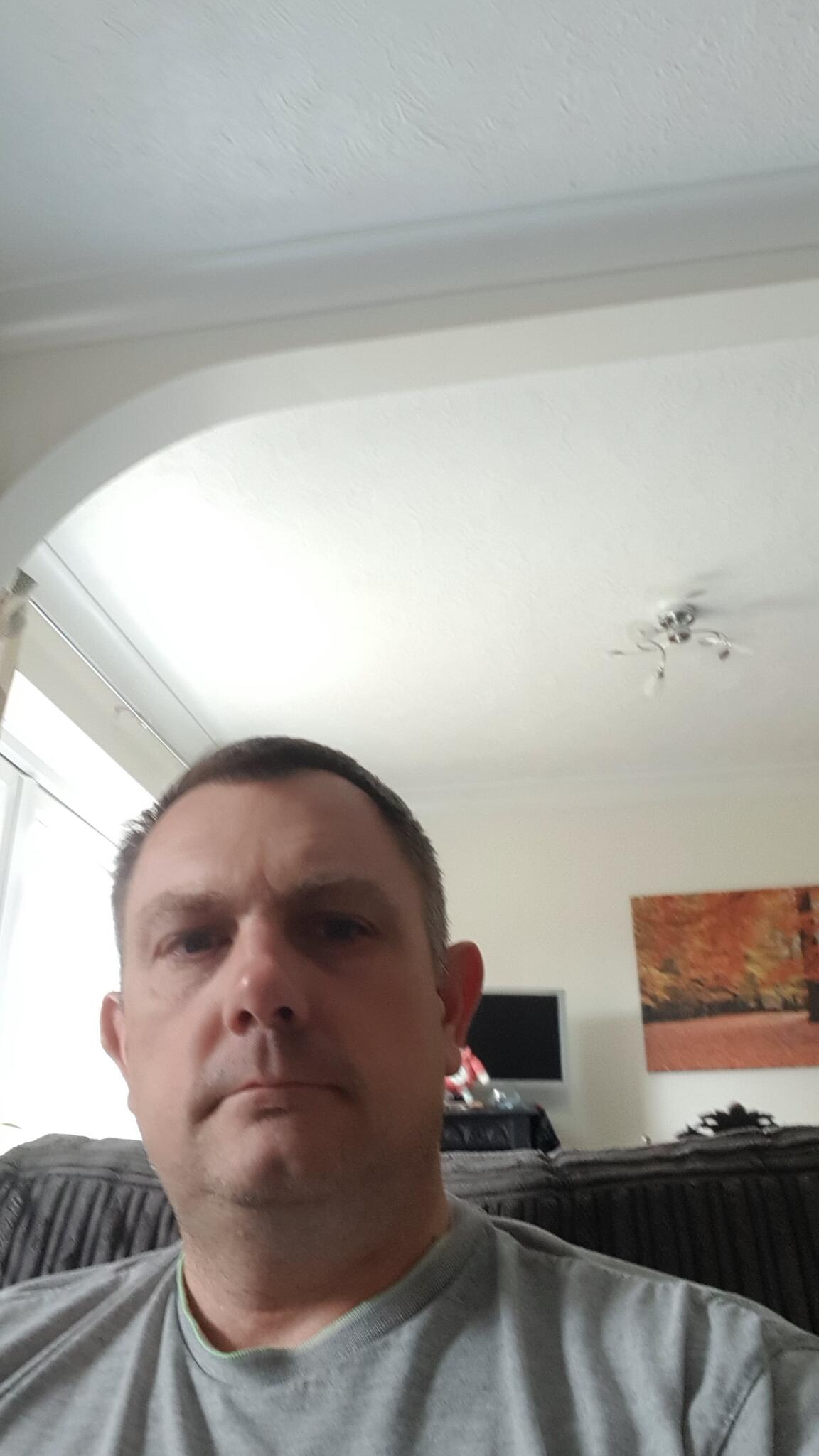 Tom Thompson - Horley - Nextdoor